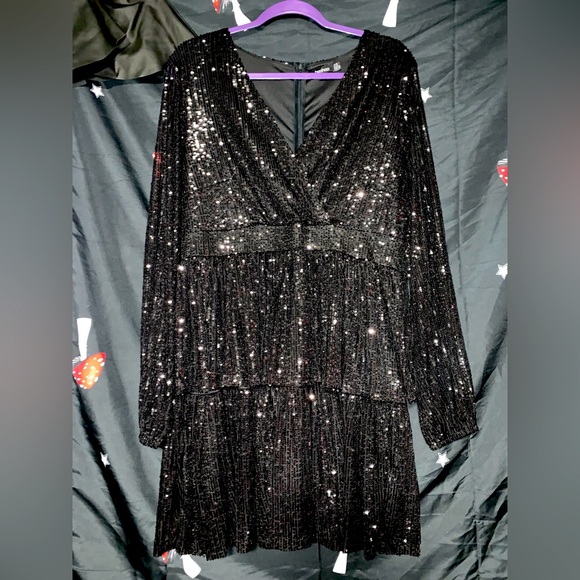 Boohoo | Dresses | Boohoo Sequin Layer Dress | Poshmark